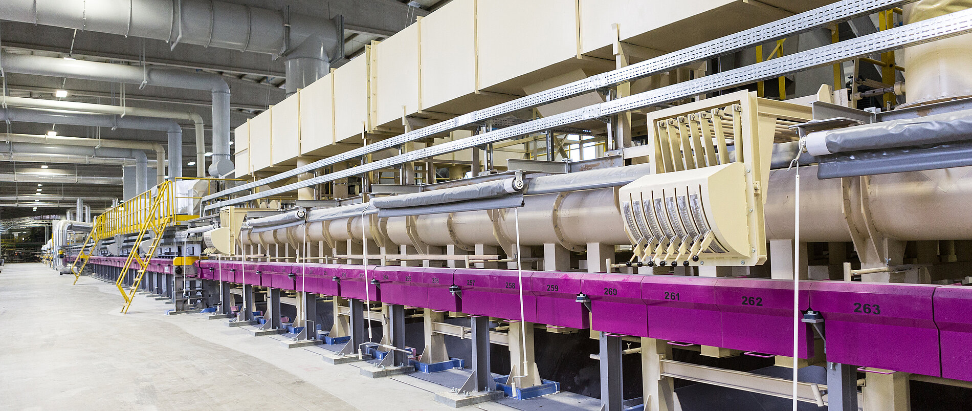 Energy-efficient technologies for greener glass production