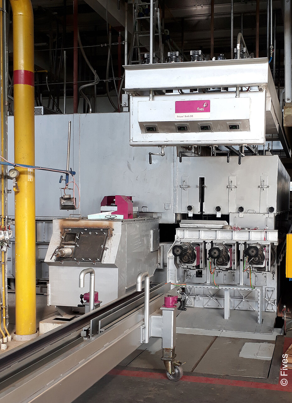 DrossBox maintains good sealing and adjusts the glass curve at the exit